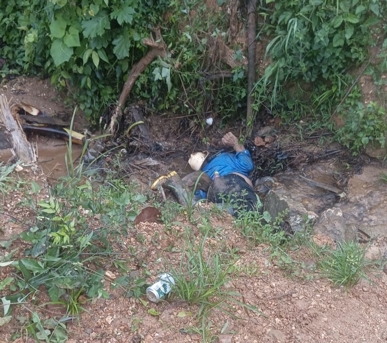 Encuentran sin vida y con un golpe en la cabeza a un anciano en una ...
